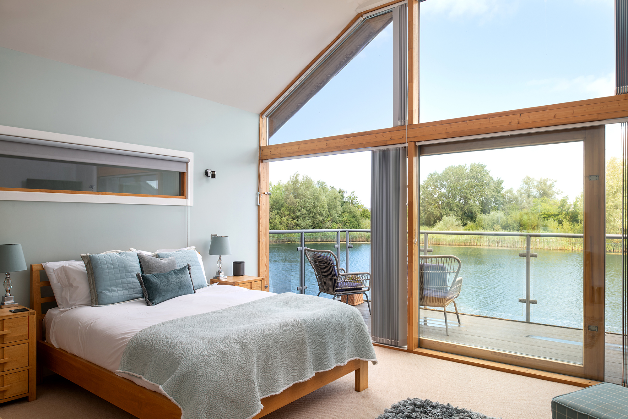 Mallard Lodge: Your Perfect Lakeside Retreat