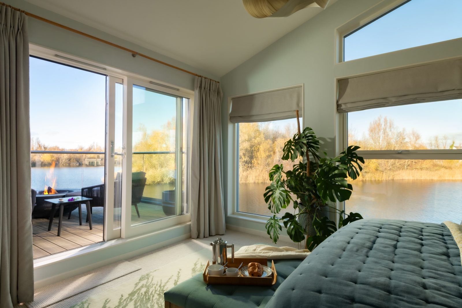 Cotswold Lakeside Lodge | Still Waters - Lakeside Stay