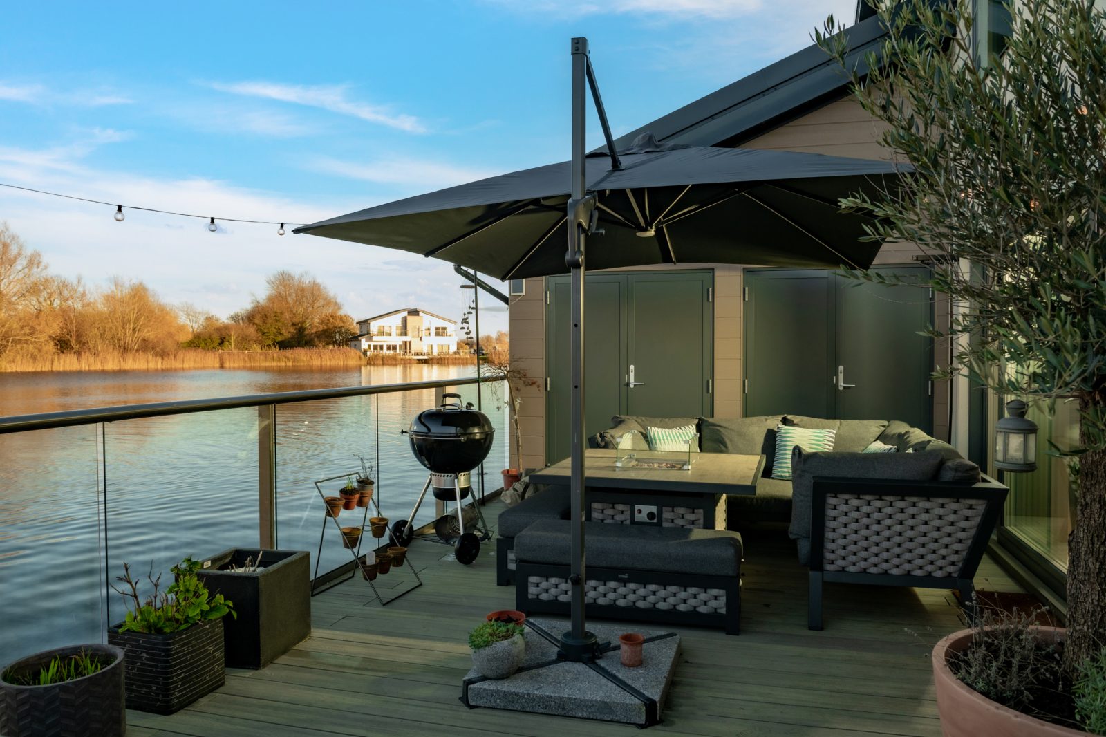 Cotswold Lakeside Lodge | Still Waters - Lakeside Stay